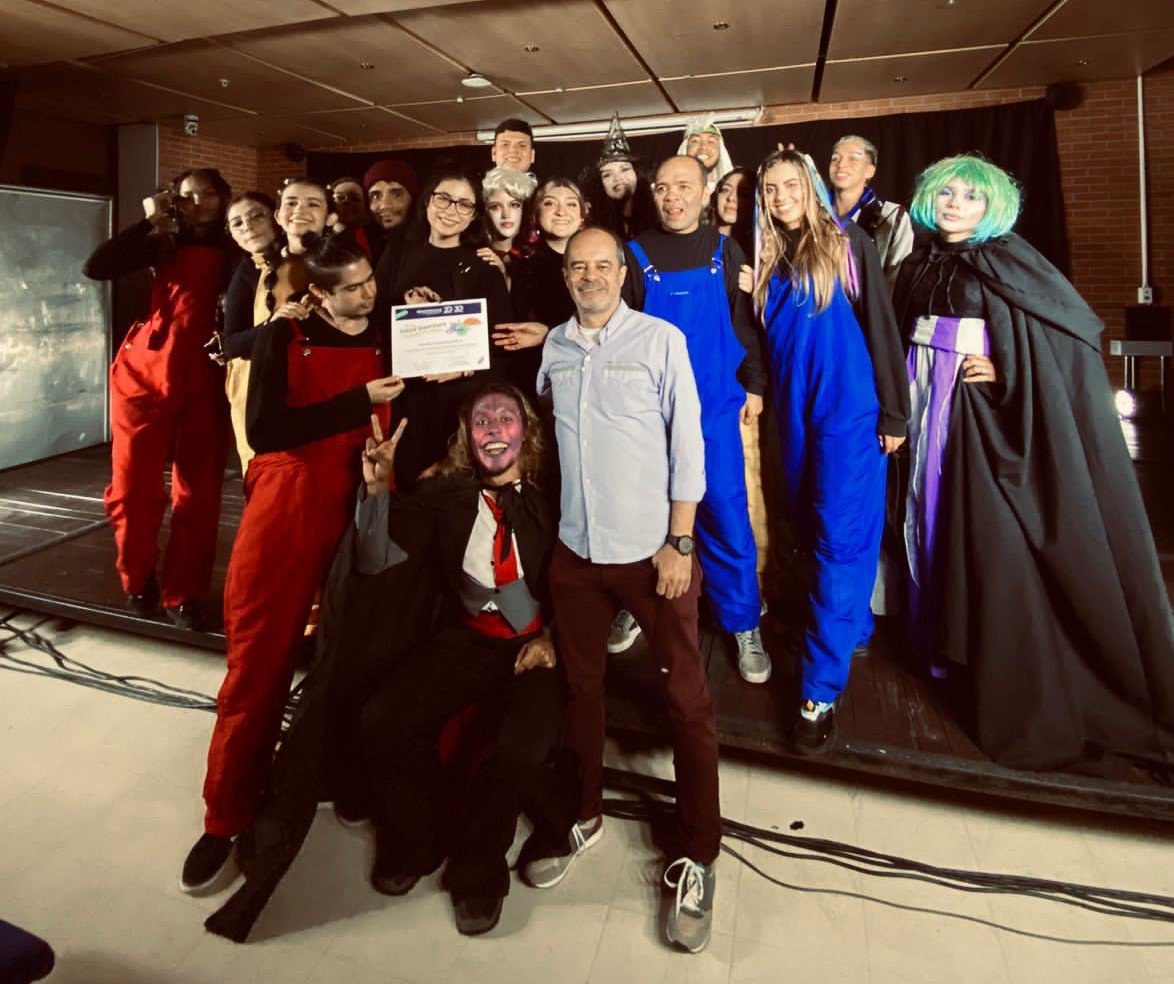 “La cuarta pared” en la escena del Festival de Teatro Universitario ...